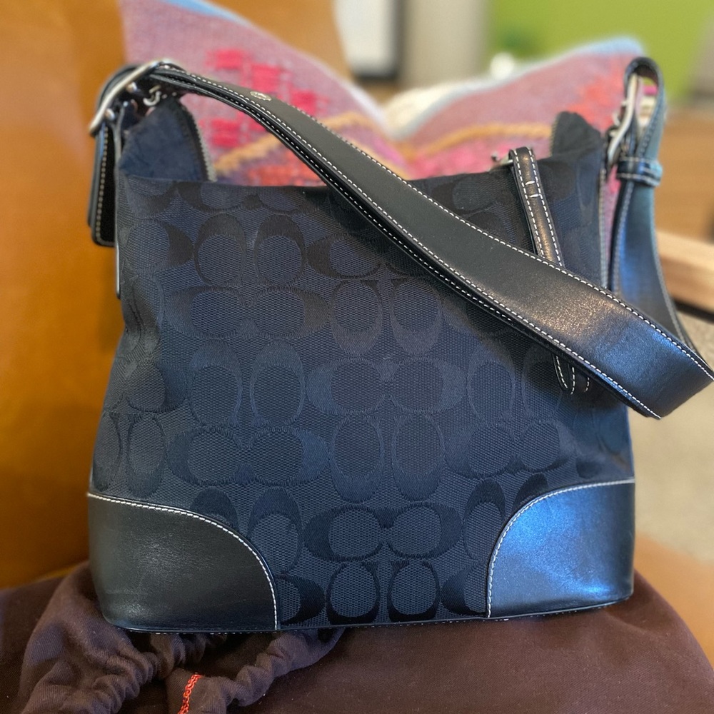 Coach Classic Logo Black Shoulder/Crossbody Handbag - Gem